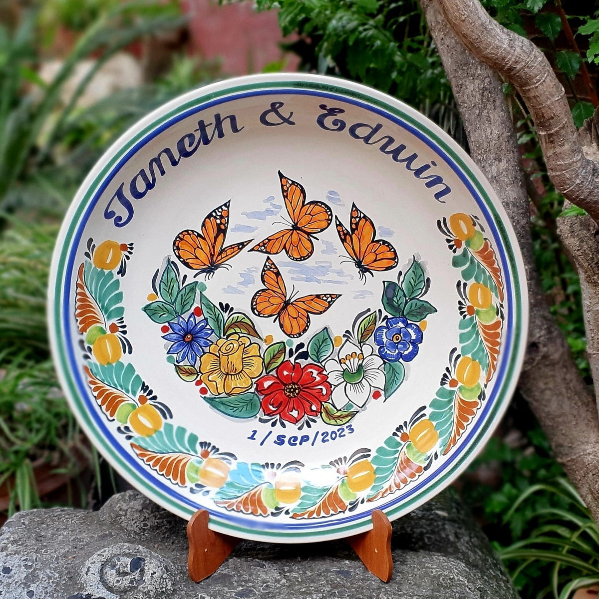 Monarch Butterfly Mexican Platters Decorative mayolica handcrafts from mexico – Gorky Gonzalez Store